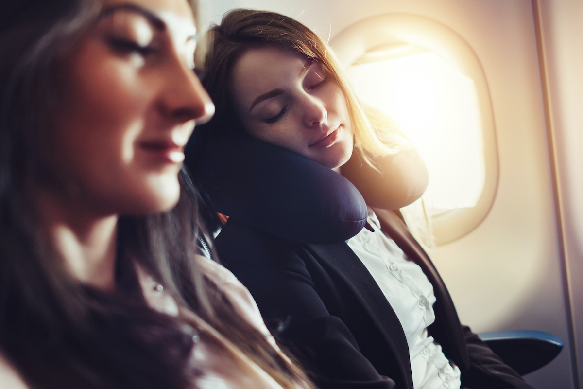 Tips for Sleeping Well When Traveling - GloWell